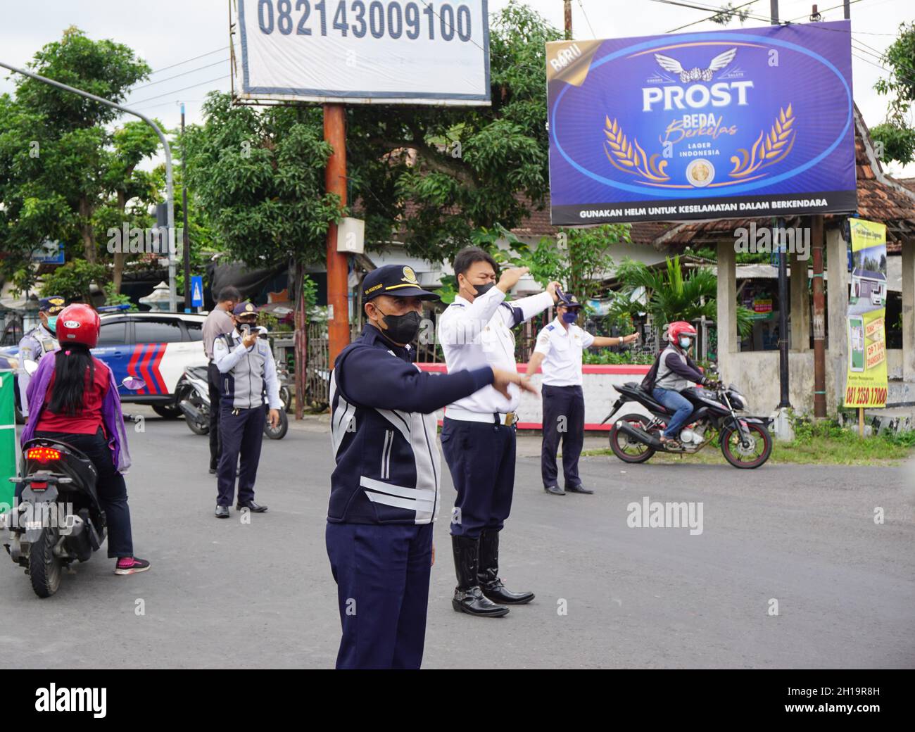 The officer of the Department of Transportation regulates road traffic ...