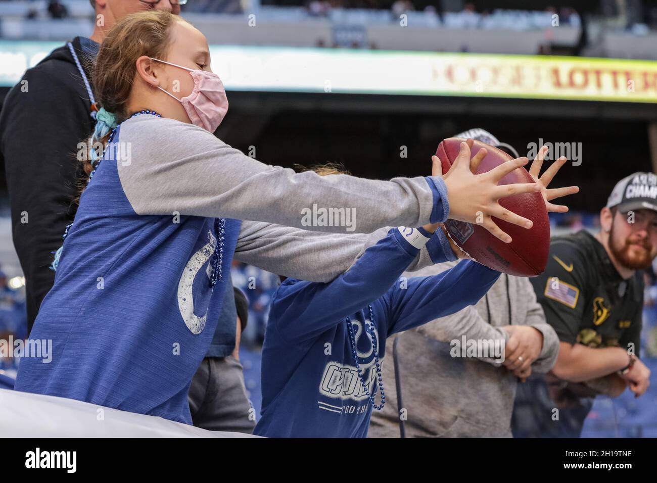 Indianapolis, Indiana, USA. 17th Oct, 2021. Indianapolis Colts fans ...