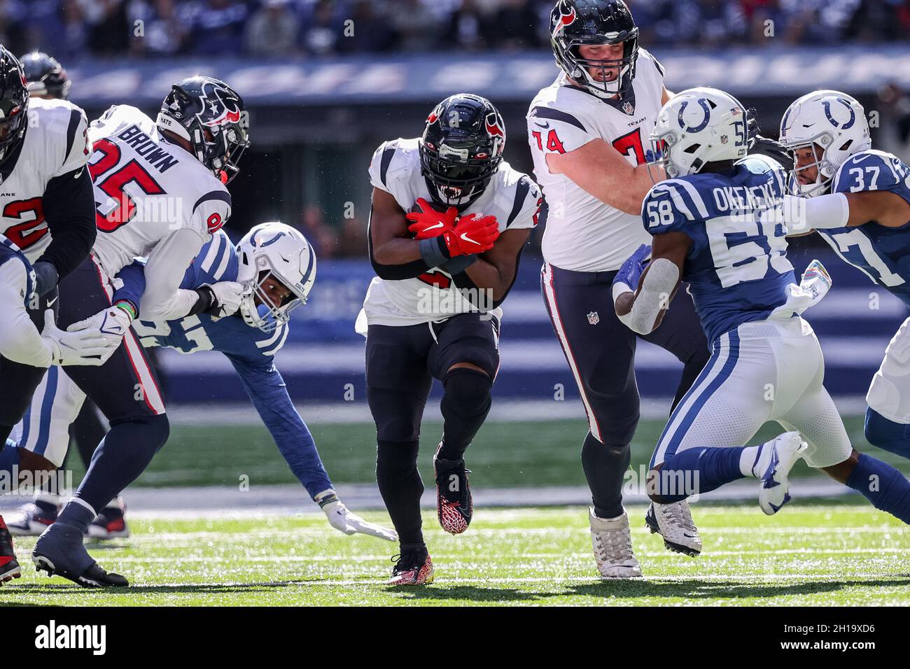 Indianapolis, Indiana, USA. 17th Oct, 2021. Houston Texans running back ...