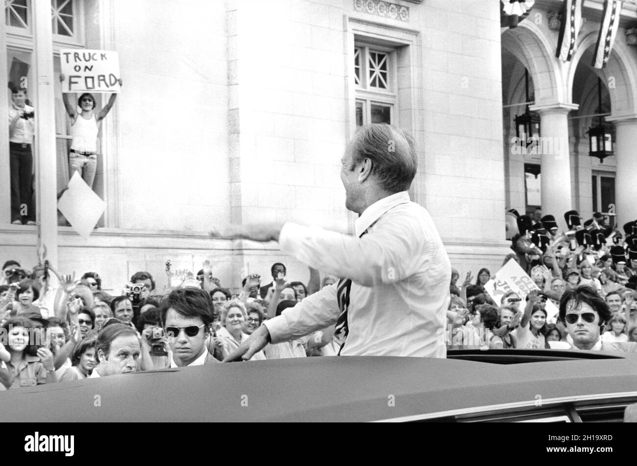 People crowd campaign Black and White Stock Photos & Images - Alamy