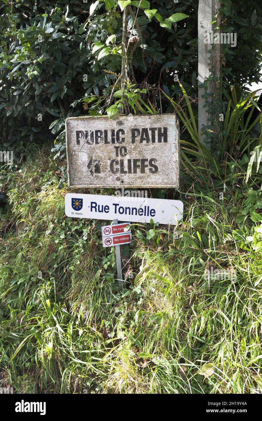 dh Footpath signs ST MARTIN GUERNSEY Saint Martins Public path signpost ...