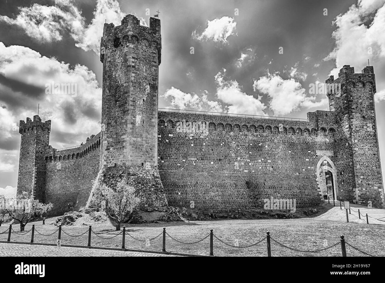Medieval italian fortress, iconic landmark and one of the most visited ...