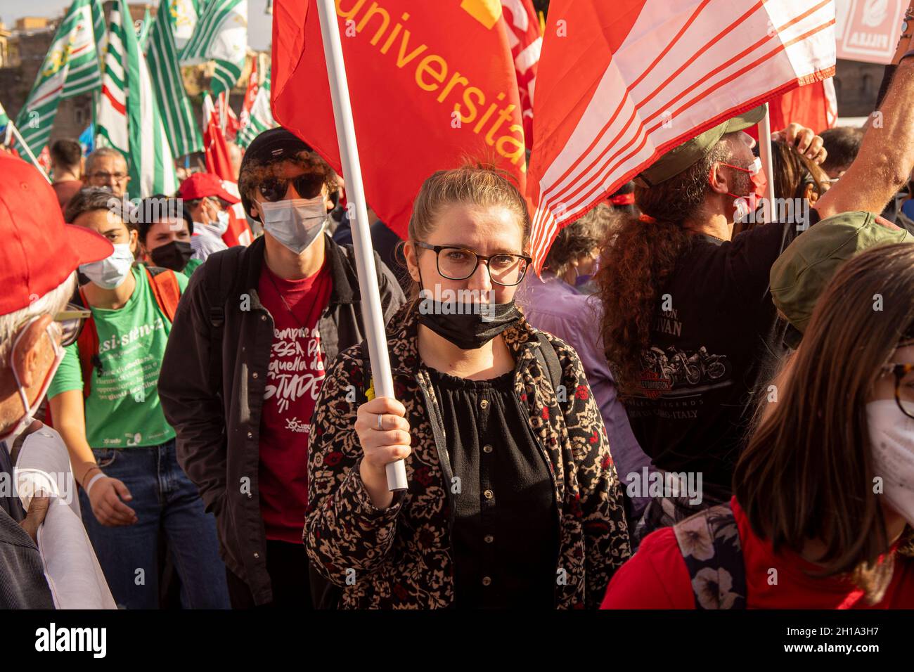 Uil symbol hi-res stock photography and images - Alamy