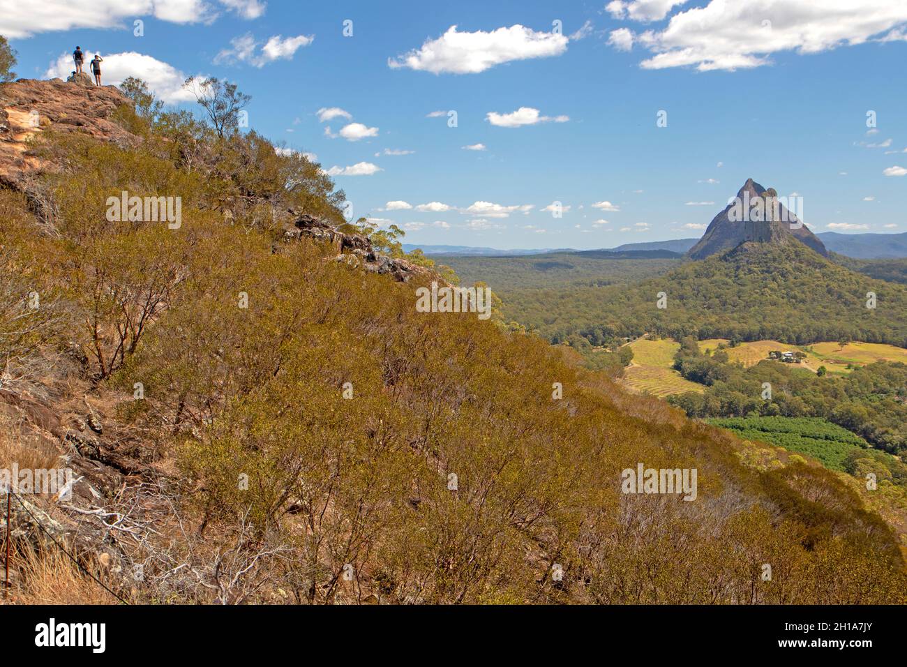 Hikers on the summit of Mt Ngungun Stock Photo - Alamy