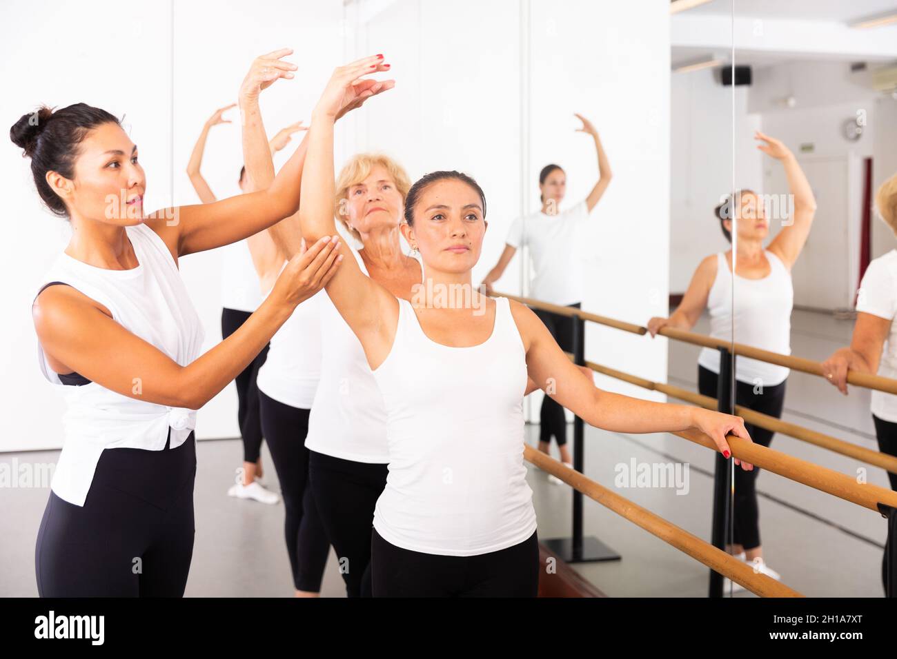 Russian ballet training hi-res stock photography and images - Alamy