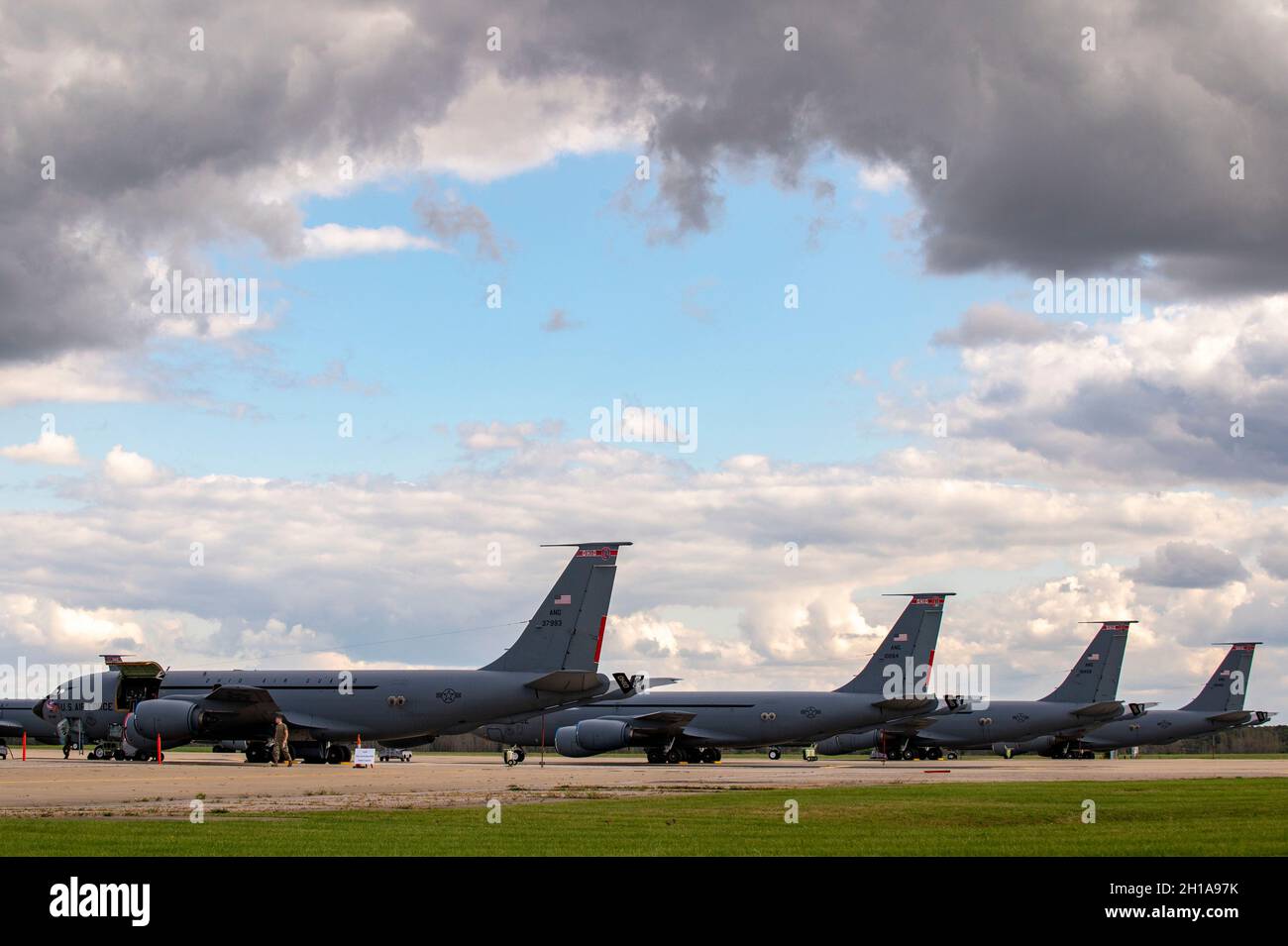 Members of the 121st Air Refueling Wing Maintenance Squadron perform an ...
