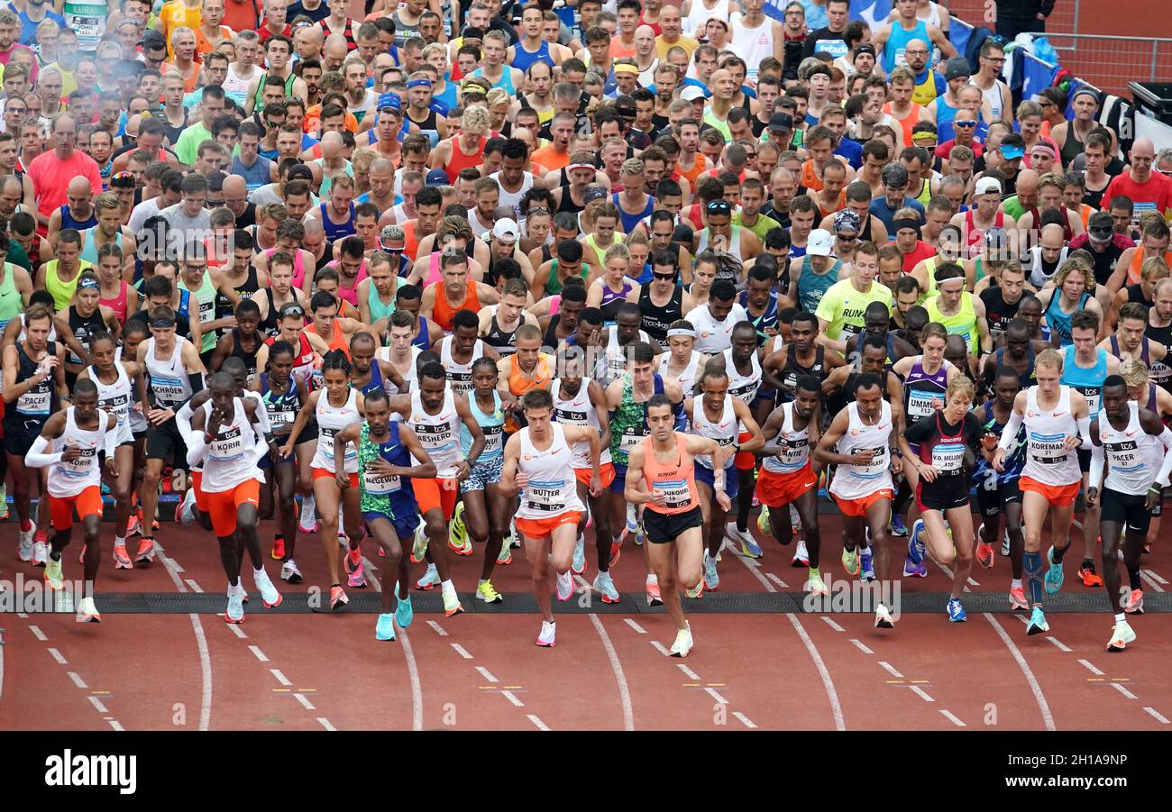 Start of the marathon during TCS Amsterdam Marathon 2021 on October 17 ...