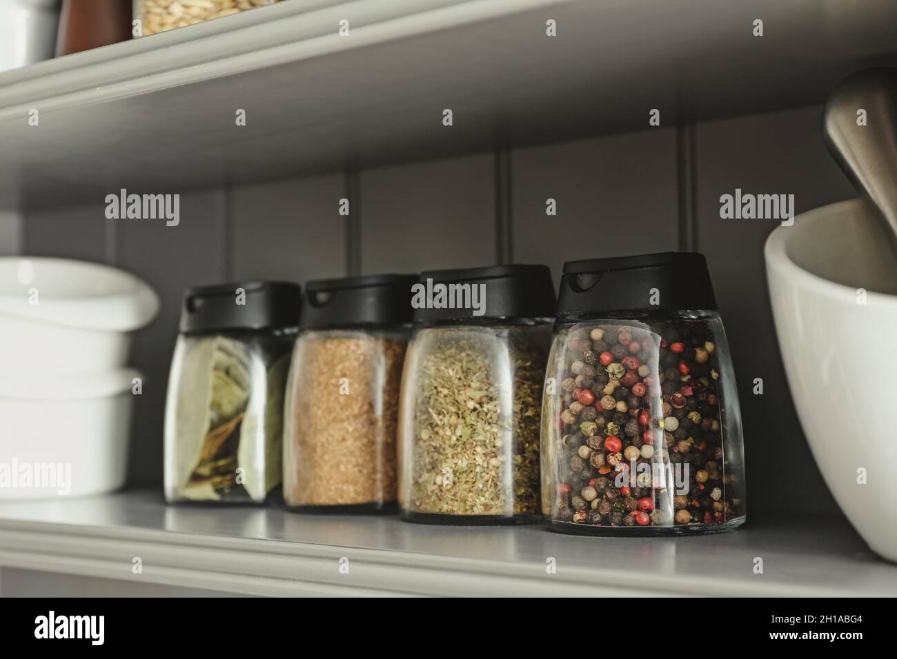 Spices on shelf hi-res stock photography and images - Alamy