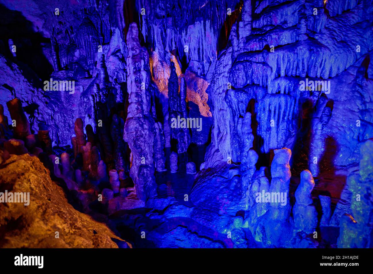 Florida limestone cavern hi-res stock photography and images - Alamy