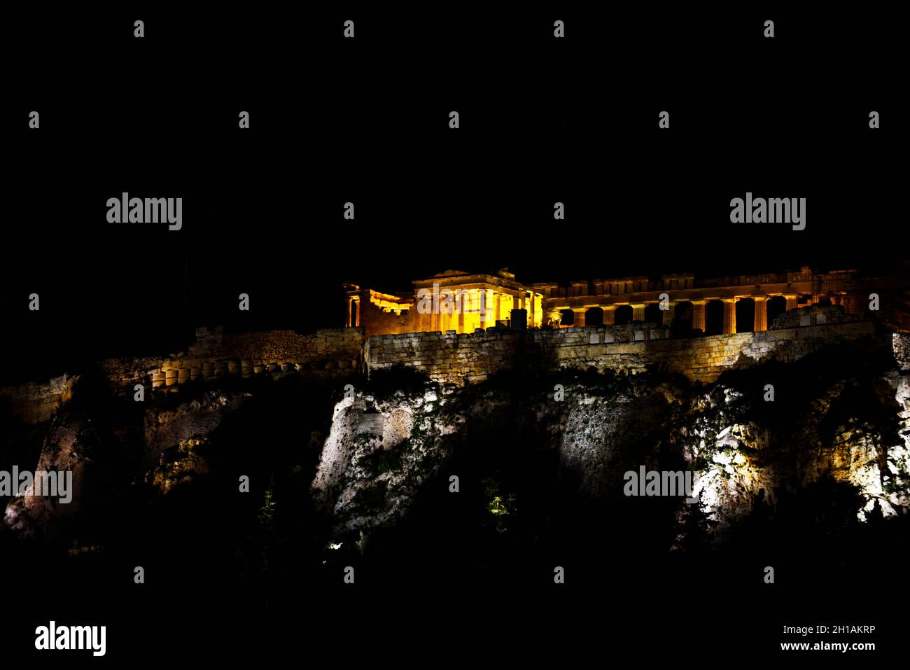 The Acropolis and the old town ( Plaka ) of Athens at night Stock Photo ...