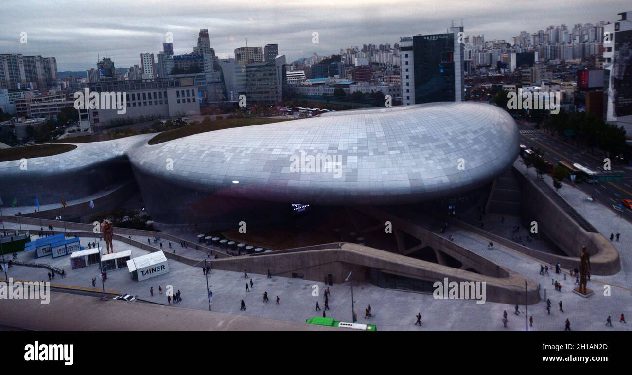 Plaza del diseno de dongdaemun hi-res stock photography and images - Alamy