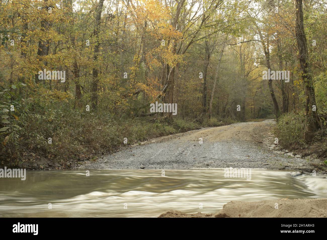 Road cut mountain hi-res stock photography and images - Alamy