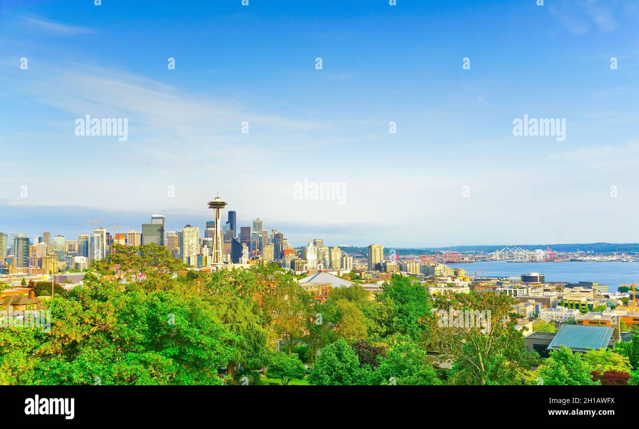 View of the skyline from the viewpoint at Kerry Park in Seattle Stock ...