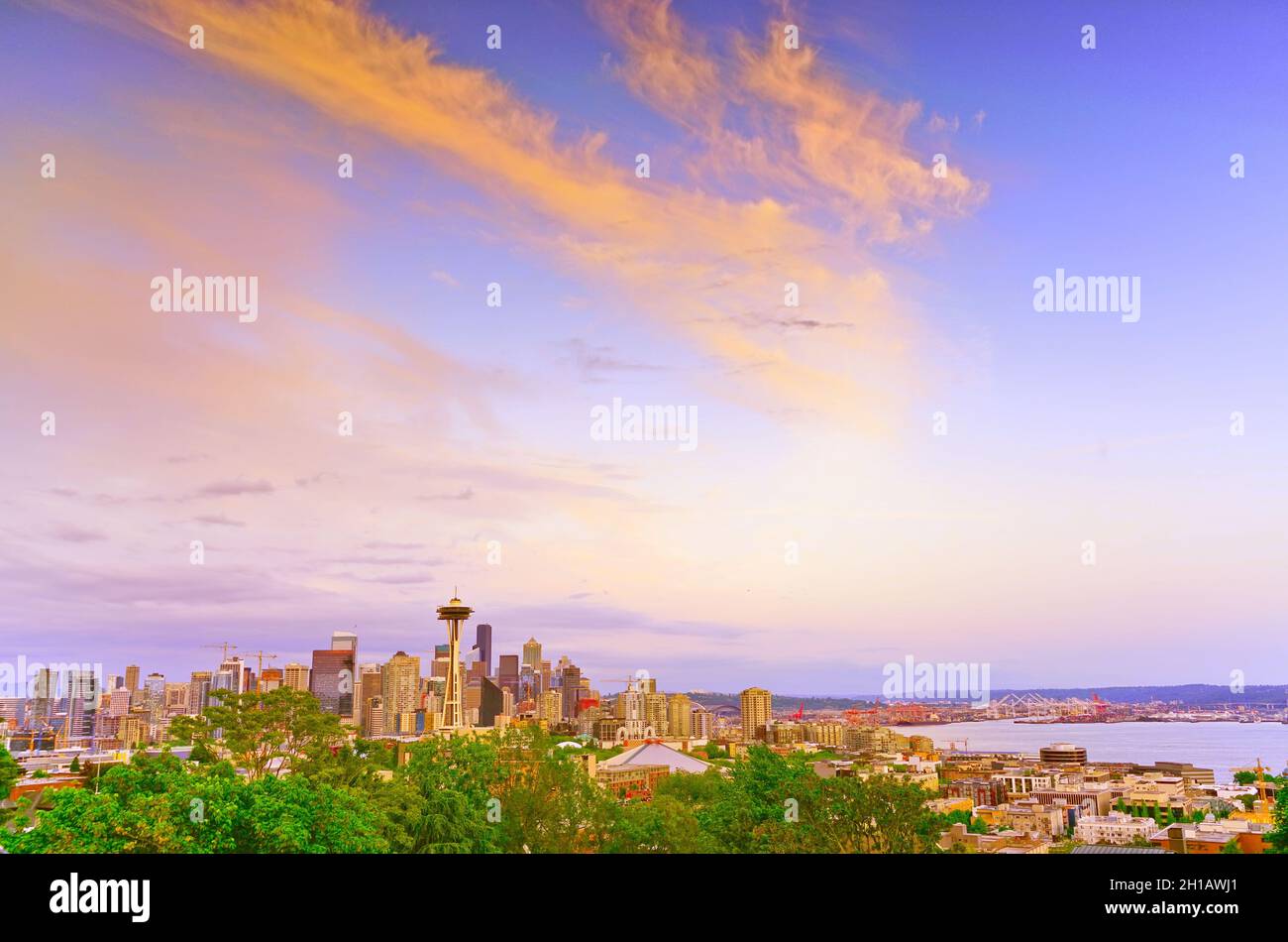 View of the skyline from the viewpoint at Kerry Park in Seattle Stock ...