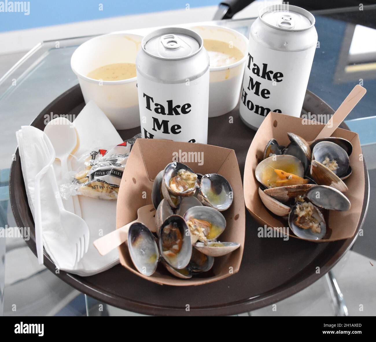 A lunch of steamed clams, chowder and white wine at Oysterville Sea ...