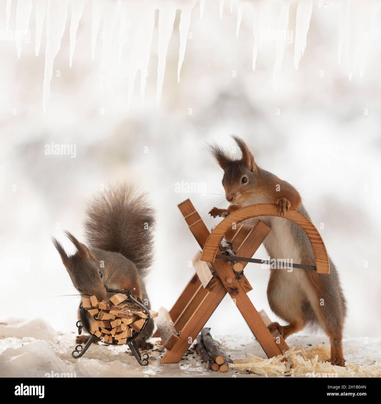 Block ice cutting hi-res stock photography and images - Alamy