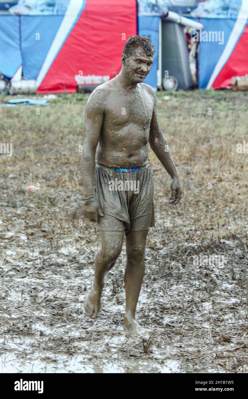 Man in field covered in mud hi-res stock photography and images - Alamy