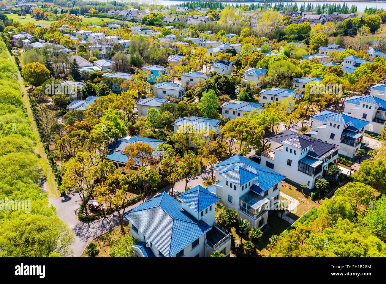 Residential buildings in suburbs hi-res stock photography and images ...