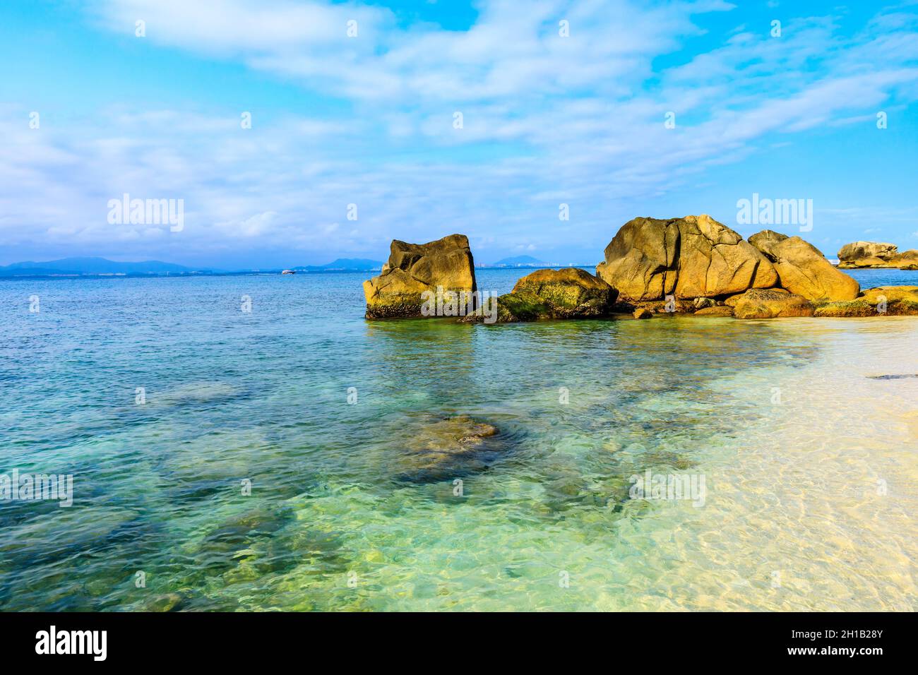Blue sky rocks hi-res stock photography and images - Alamy
