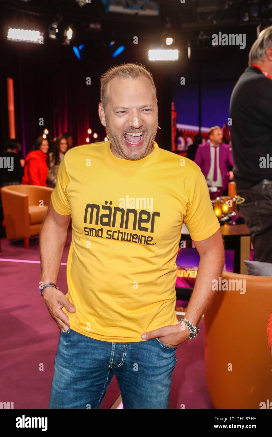 Berlin, Germany. 15th Oct, 2021. Mario Barth is at the photo shoot in ...