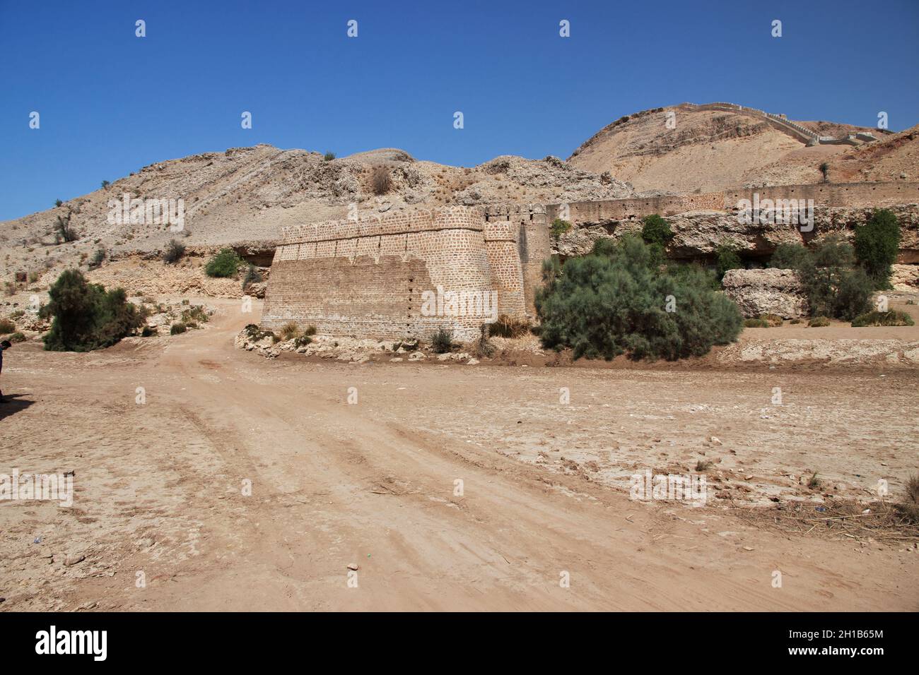 Ranikot Fort, Great Wall of Sindh, vinatge ruins in Pakistan Stock ...