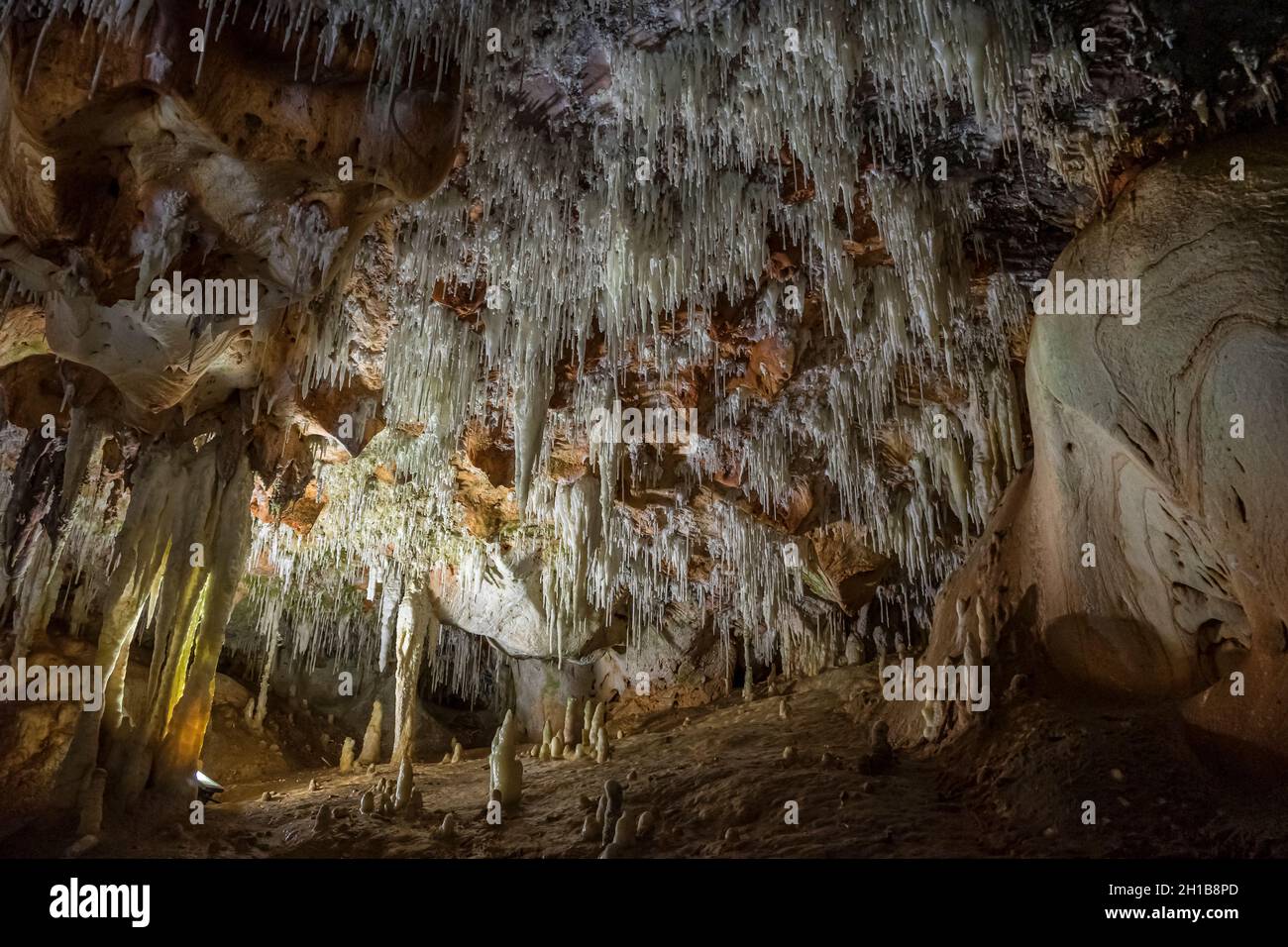Mineral, Formation of stalactites and stalagmites inside an ancient ...