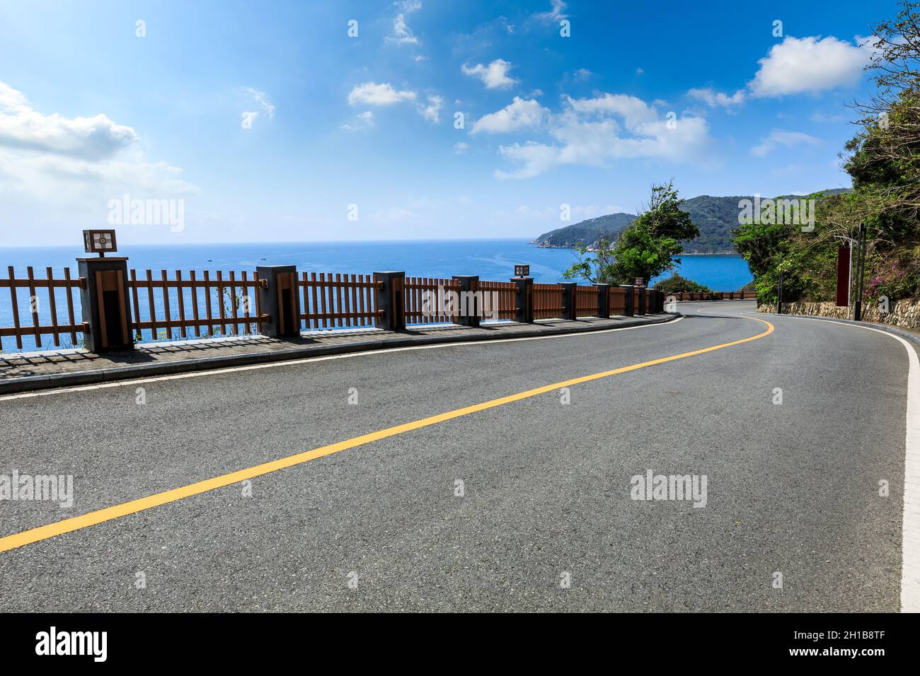 Highway landscape hi-res stock photography and images - Alamy