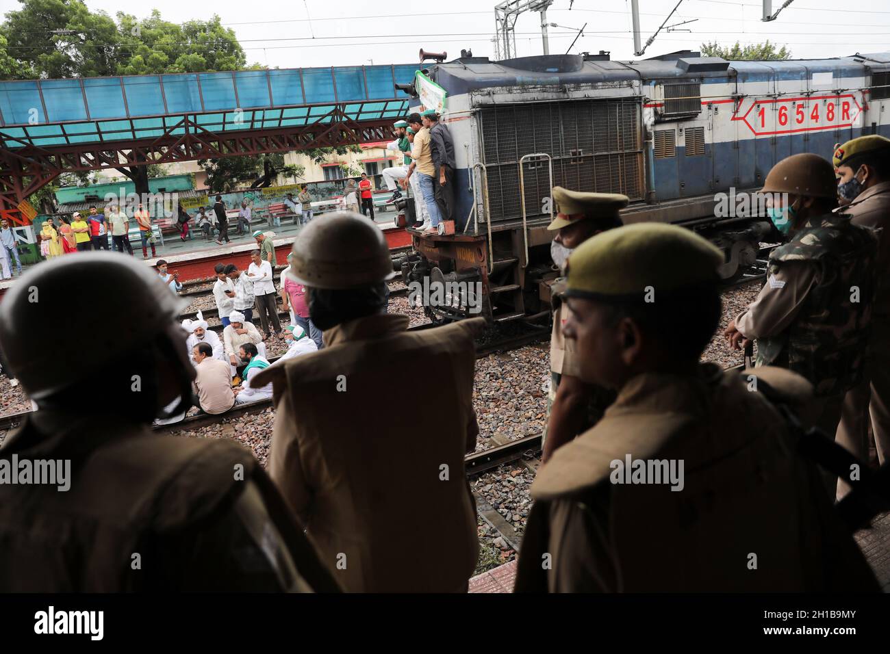 Uttar pradesh police car hi-res stock photography and images - Alamy
