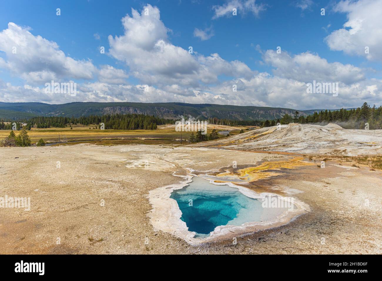 Yellowstone thermal hi-res stock photography and images - Alamy