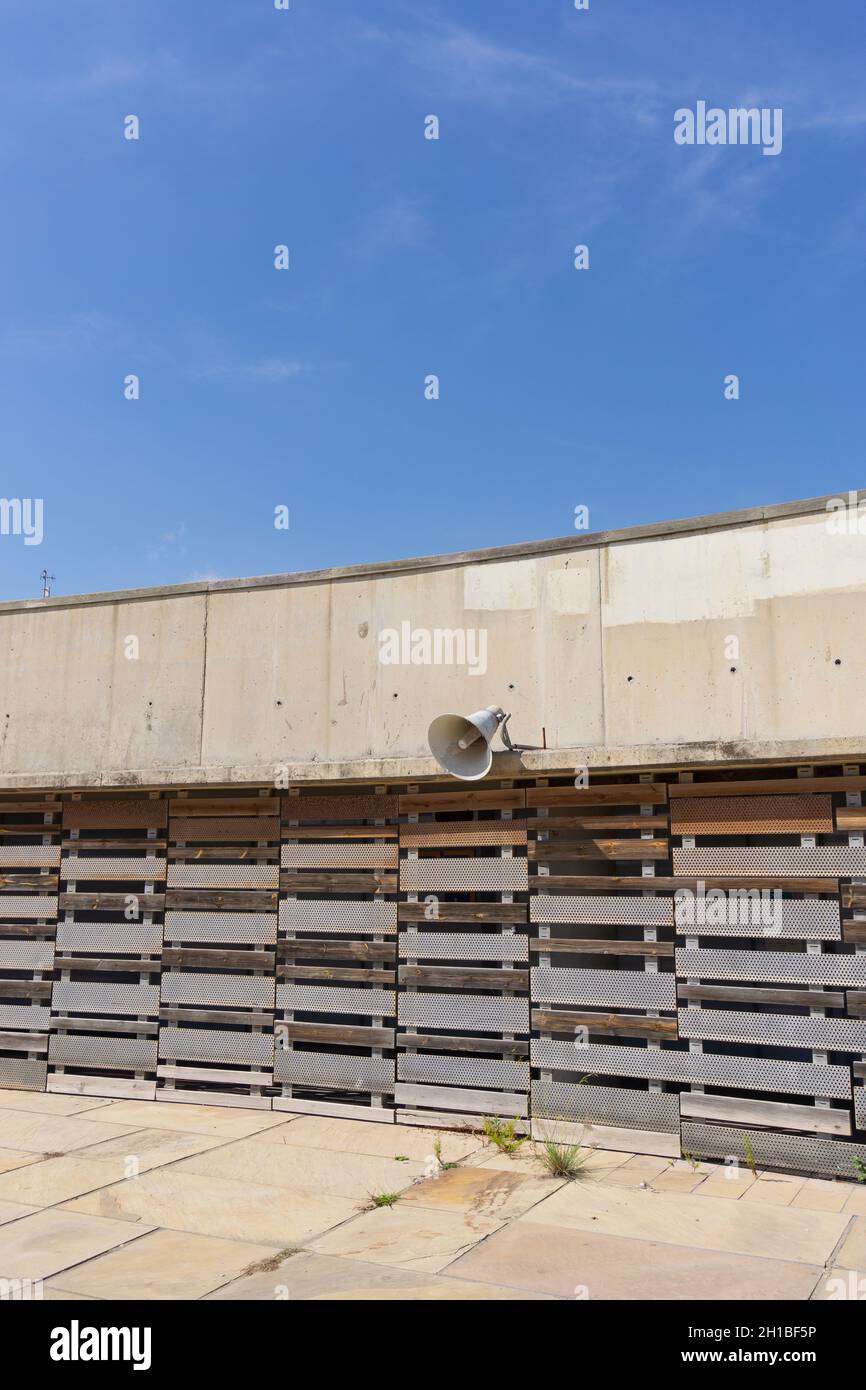 Loudspeaker megaphone vintage hi-res stock photography and images - Alamy