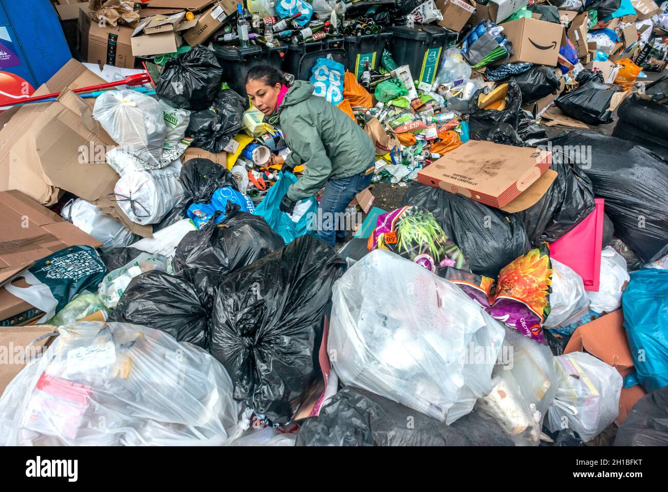 Brighton, October 16th 2021: The refuse workers' strike in Brighton is ...