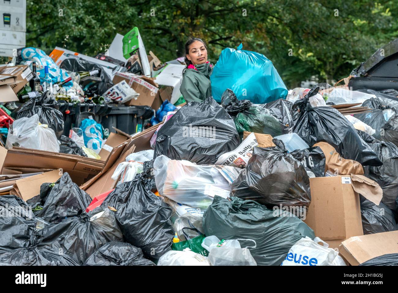 Brighton, October 16th 2021: The refuse workers' strike in Brighton is ...