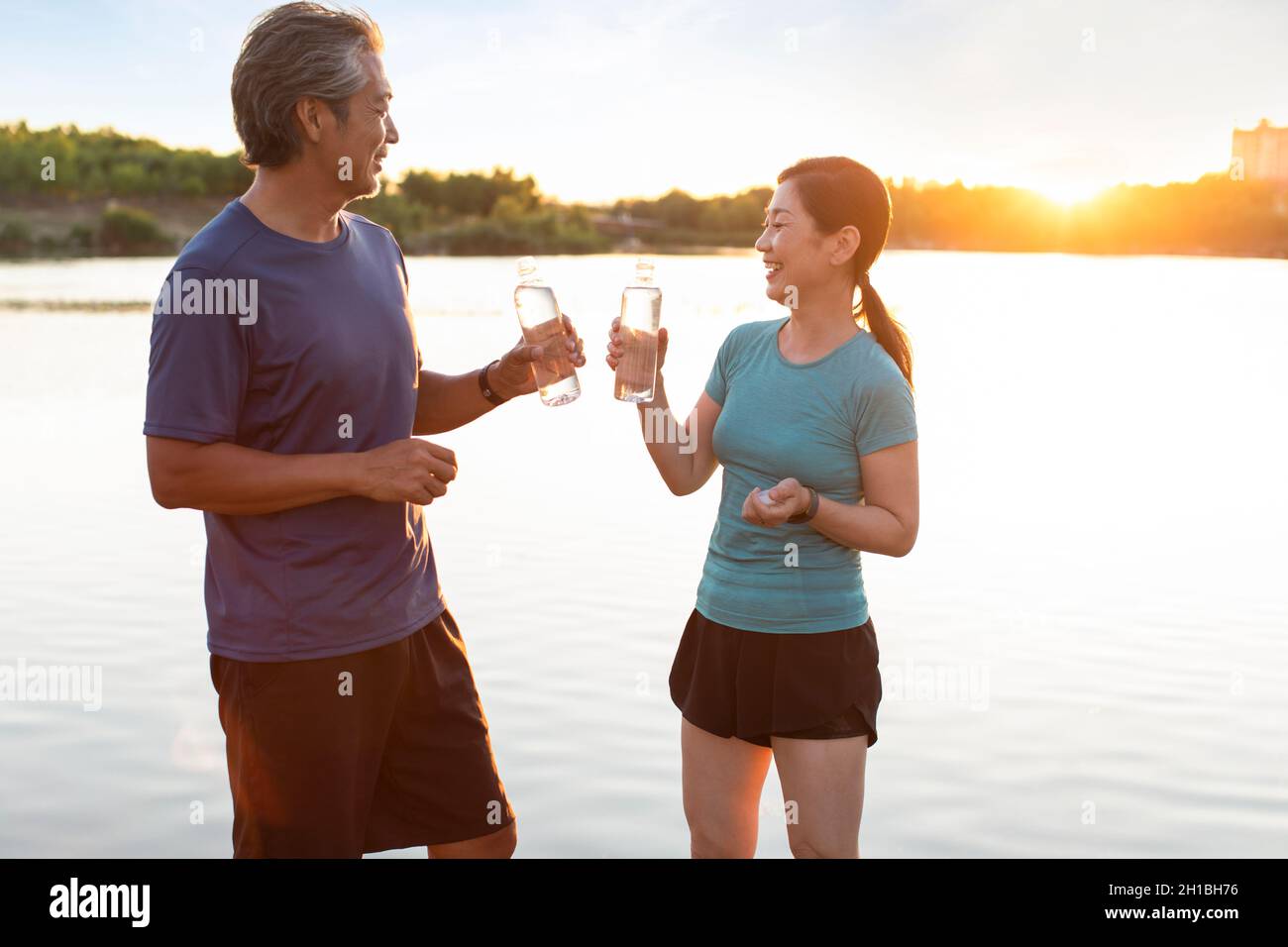 Happy mature couple having hi-res stock photography and images - Alamy