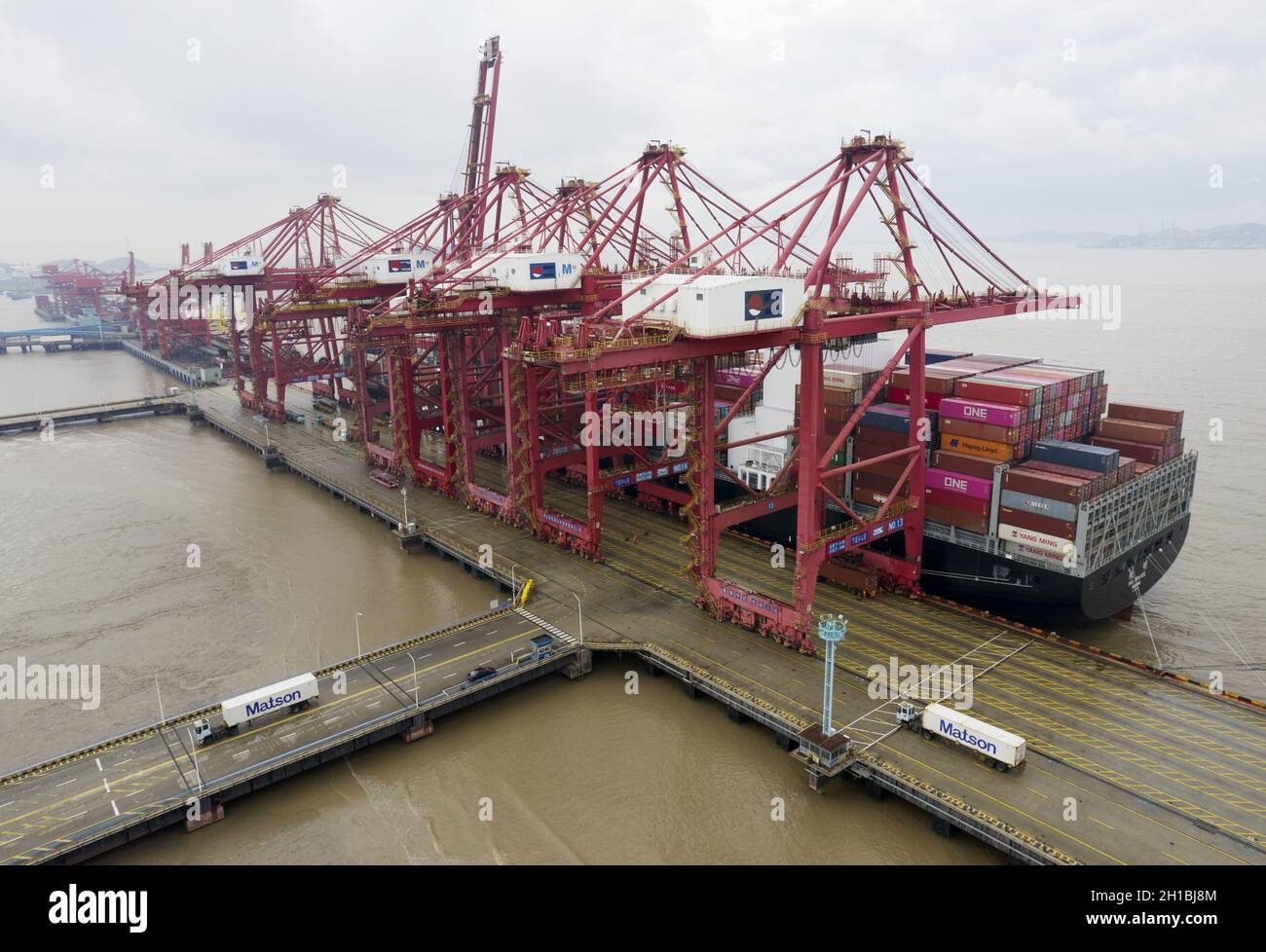 Ningbo port hi-res stock photography and images - Alamy