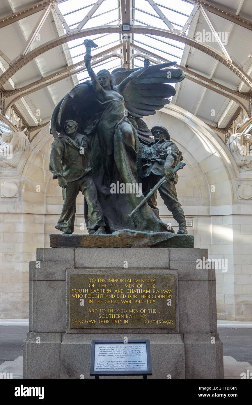 England, Kent, Dover, port, war memorial to port's railwaymen Stock ...