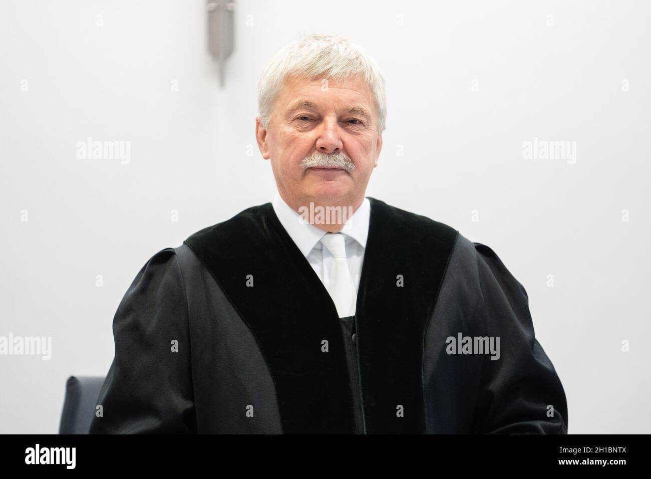 Bamberg, Germany. 18th Oct, 2021. Presiding judge Manfred Schmidt ...