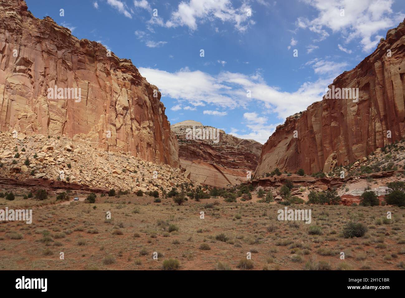 Breathtaking view of rugged red rock landscape in Capitol Reef National ...