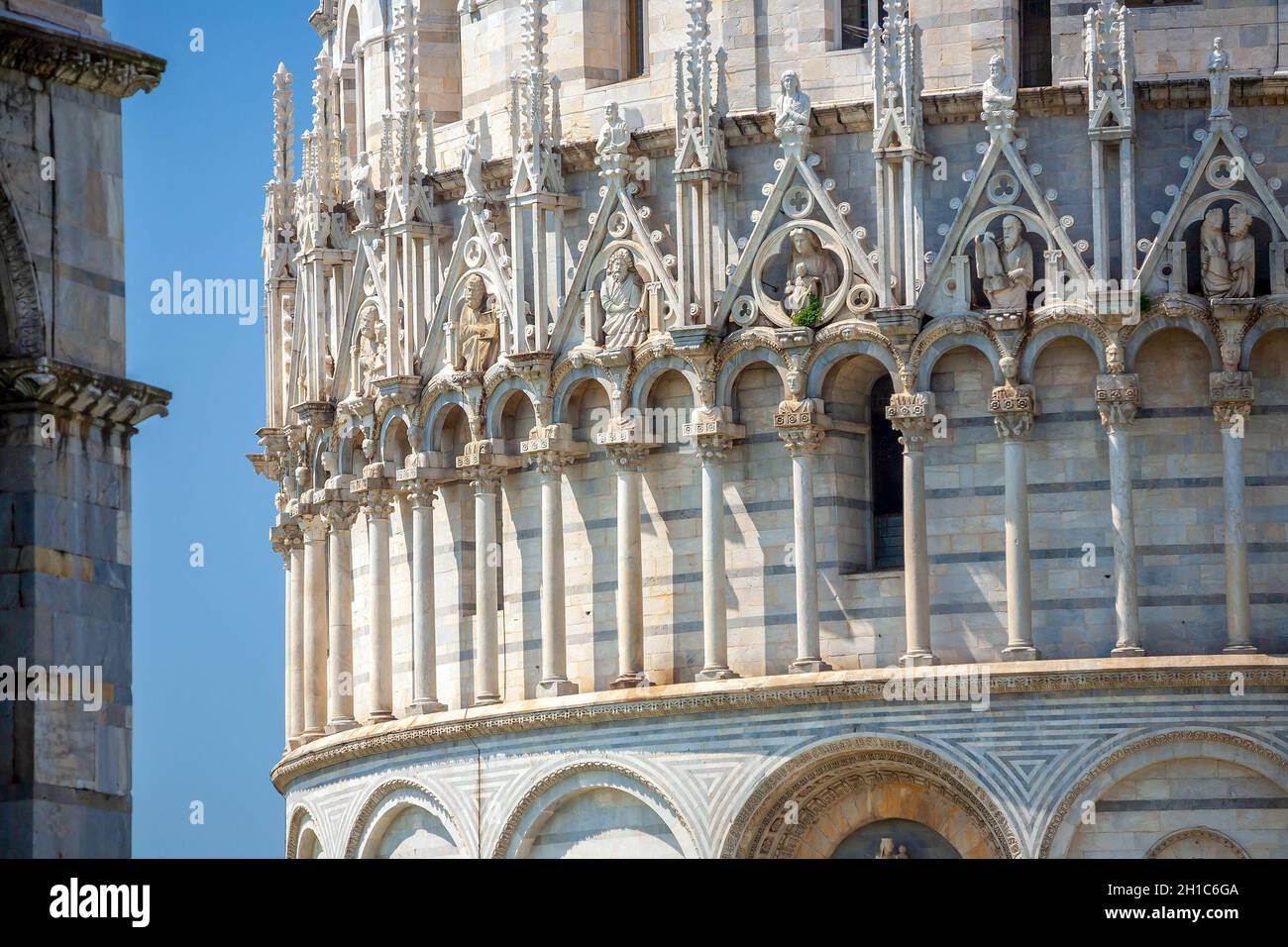 Cathedral Square (Piazza del Duomo), Pisa city downtown skyline ...