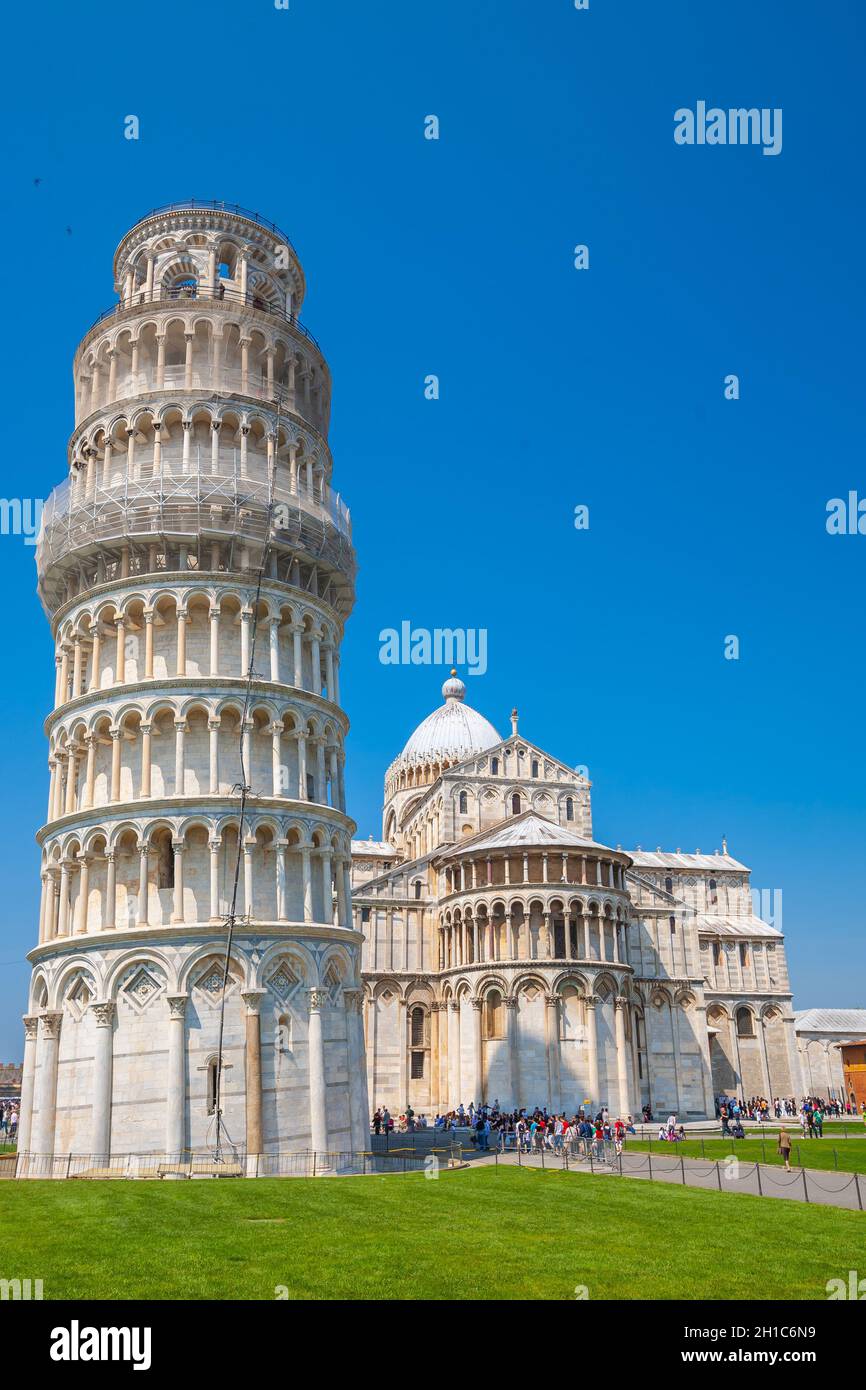 The Leaning Tower, Pisa city downtown skyline cityscape of Italy ...
