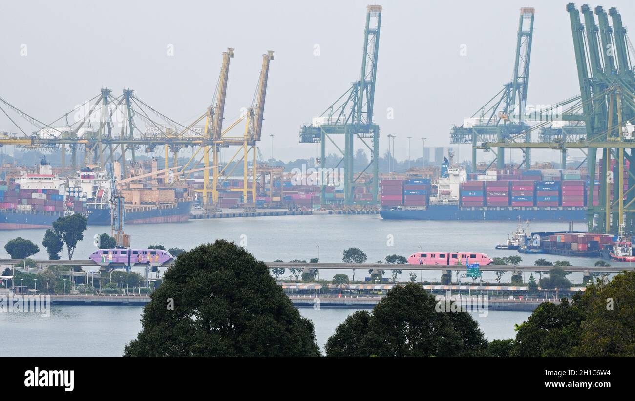 (211018) -- SINGAPORE, Oct. 18, 2021 (Xinhua) -- Photo taken on Oct. 12 ...