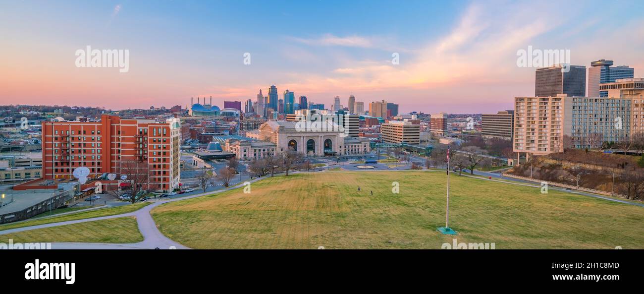 Kansas City downtown skyline cityscape of USA Stock Photo - Alamy