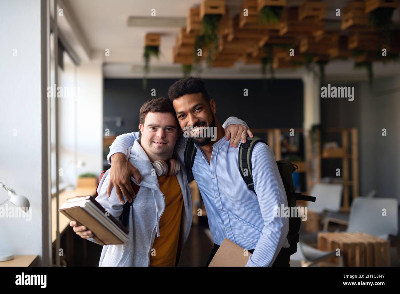 Arm around friend hi-res stock photography and images - Alamy