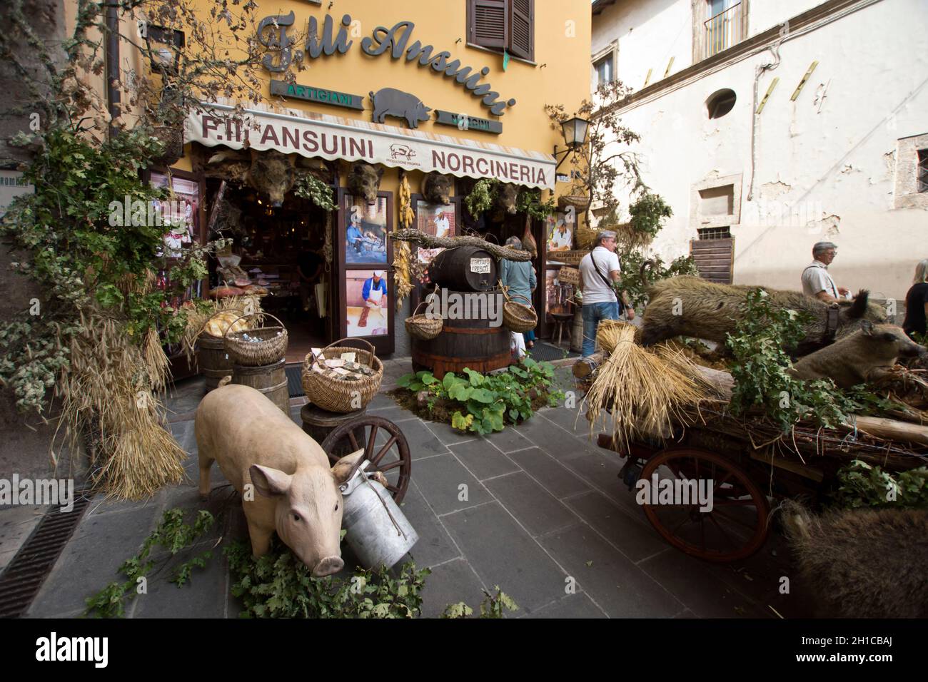 Village, Armor, Shop Typical Products Sale, Norcia, Perugia, Umbria ...
