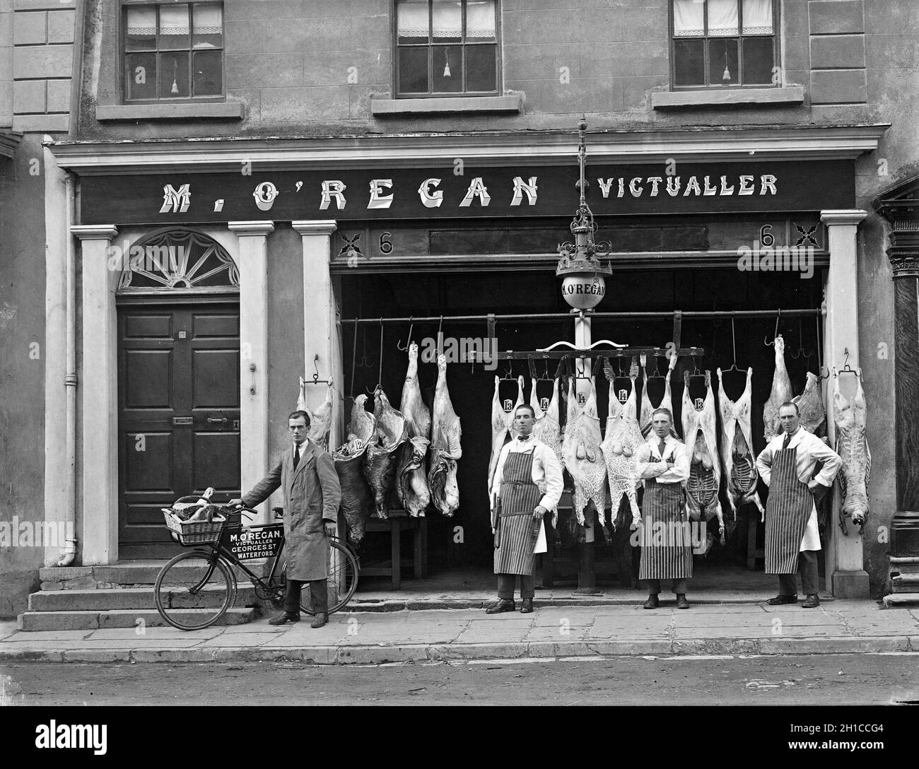 Old classic vintage retro hi-res stock photography and images - Alamy