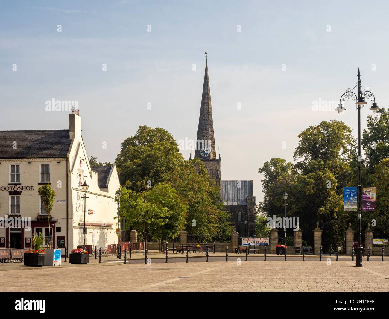 Market Square with St Cuthbert's Church in the distance. Darlington. UK ...