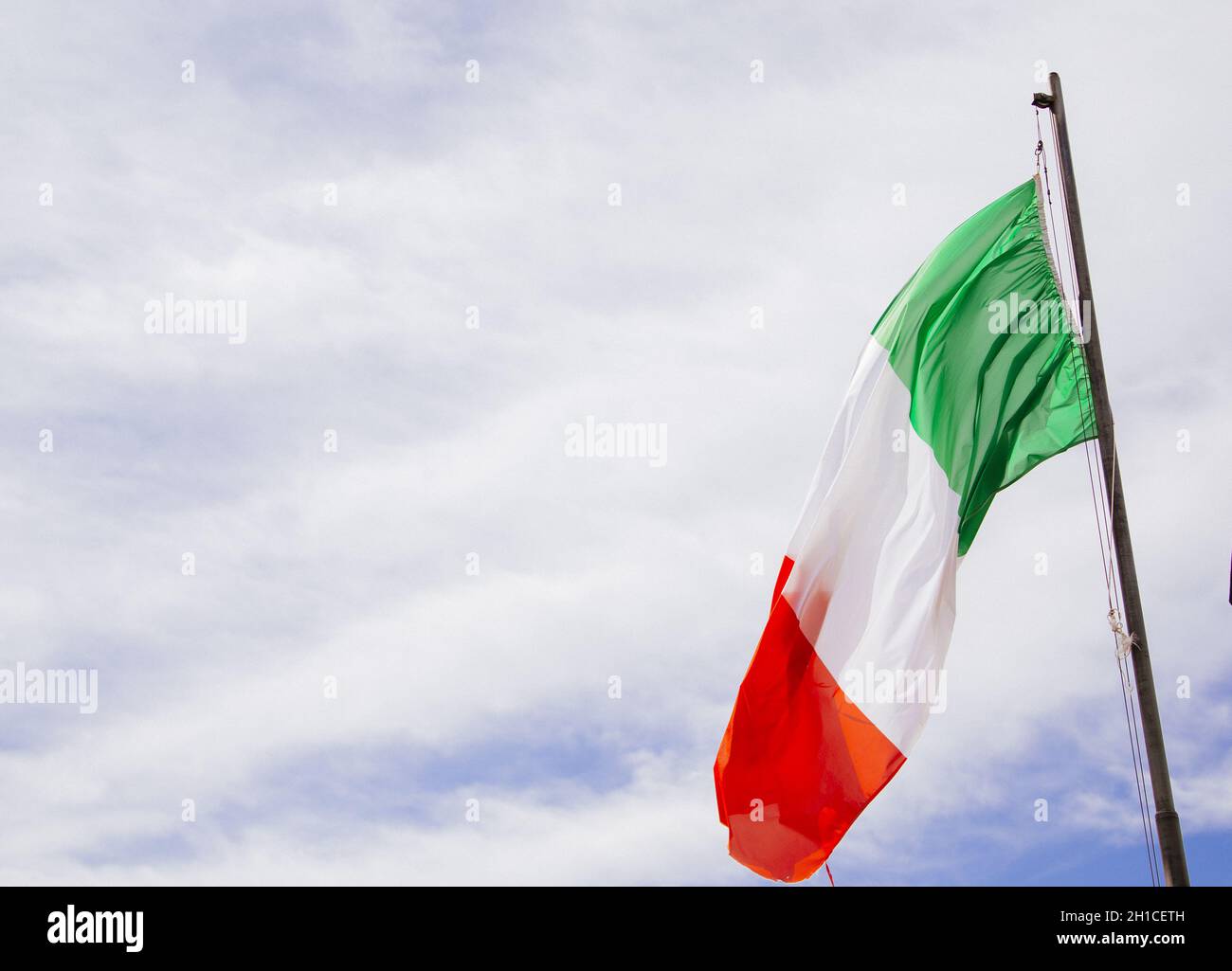 Italian flag waving in the wind Stock Photo - Alamy