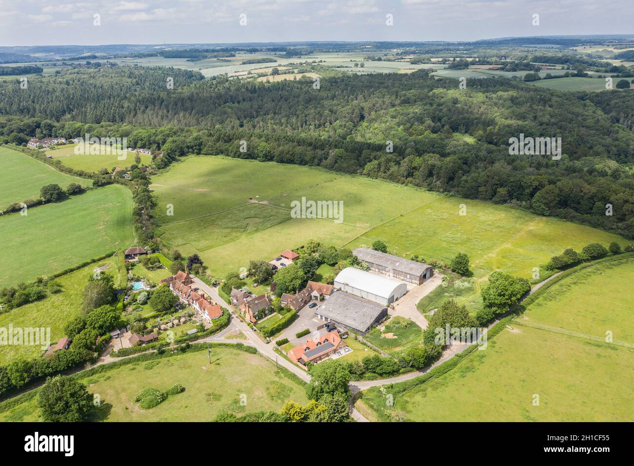 English barns hi-res stock photography and images - Alamy