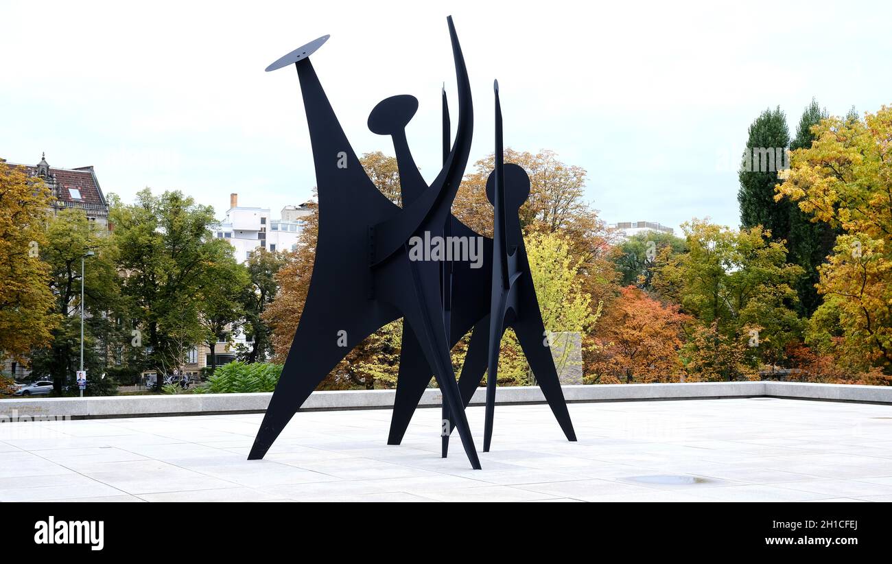 Artwork of alexander calder hi-res stock photography and images - Alamy