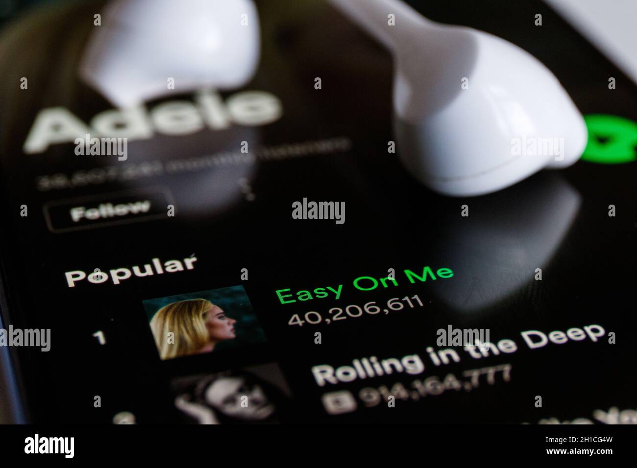 Adele 21 album hi-res stock photography and images - Alamy