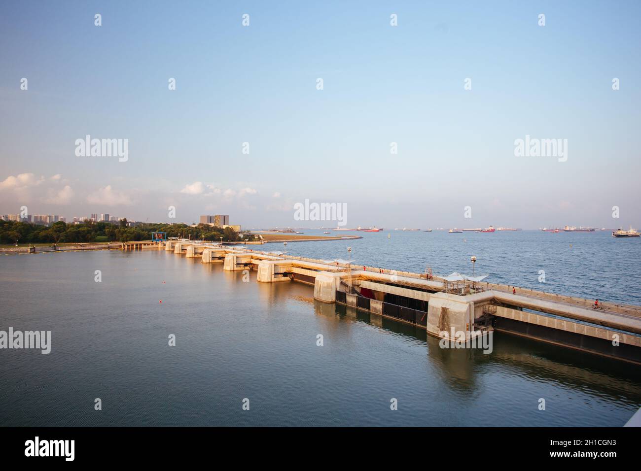 Marina Barrage in Singapore Stock Photo - Alamy